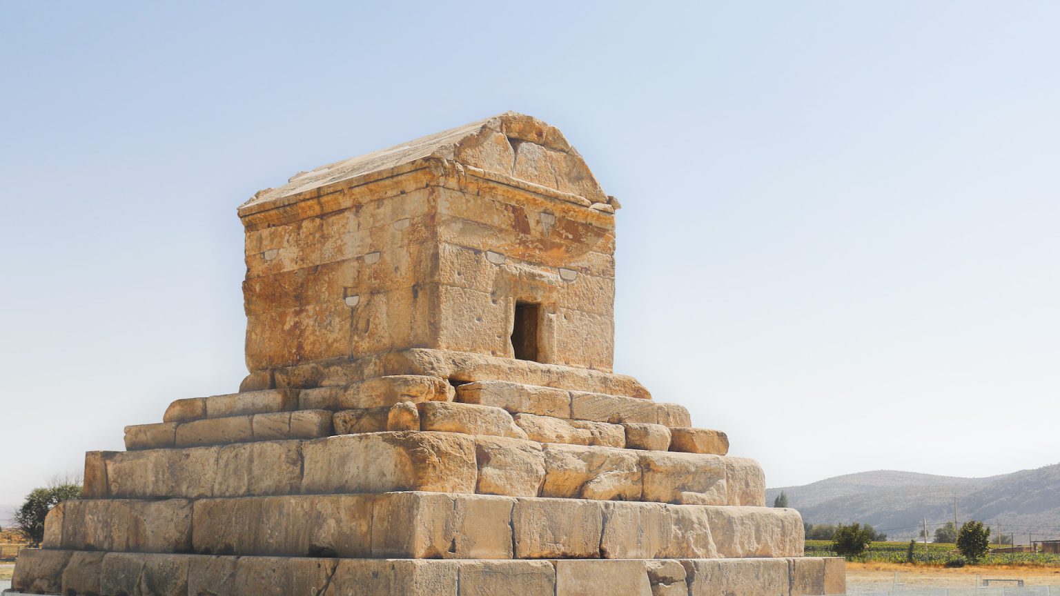 Iran Ancient Ruins: Explore the Rich Cultural Heritage of Persia - To ...