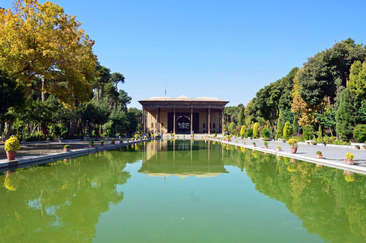 Chehel Sotoun Palace: Discover the Splendor - To Iran Tour