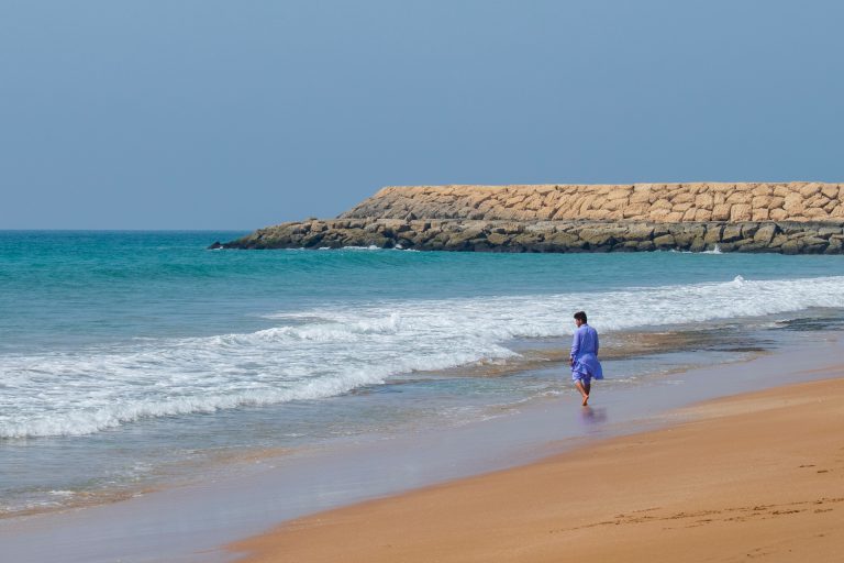 Darak Beach: A Magical Fusion of Desert and Sea - To Iran Tour