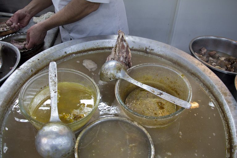 Kale Pache: A Taste of Tradition - To Iran Tour
